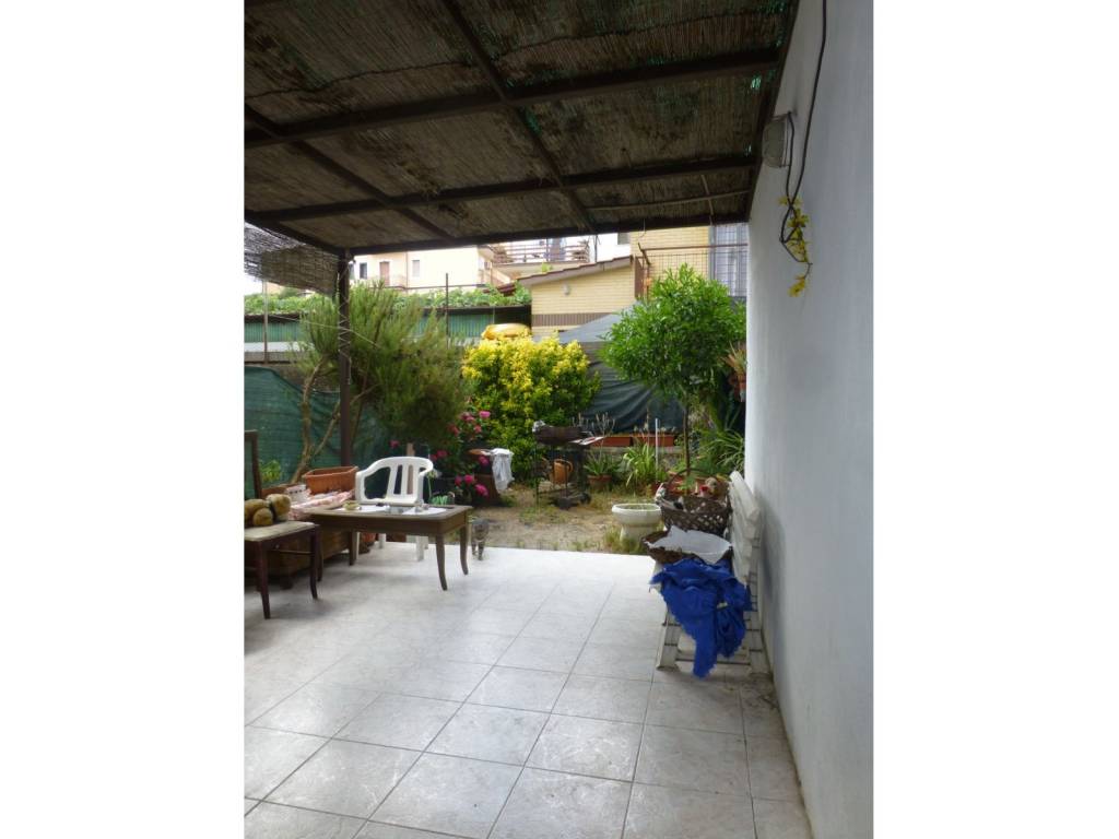 Vendita Appartamento Roma. Bilocale in via Teglio. Da ristrutturare ...