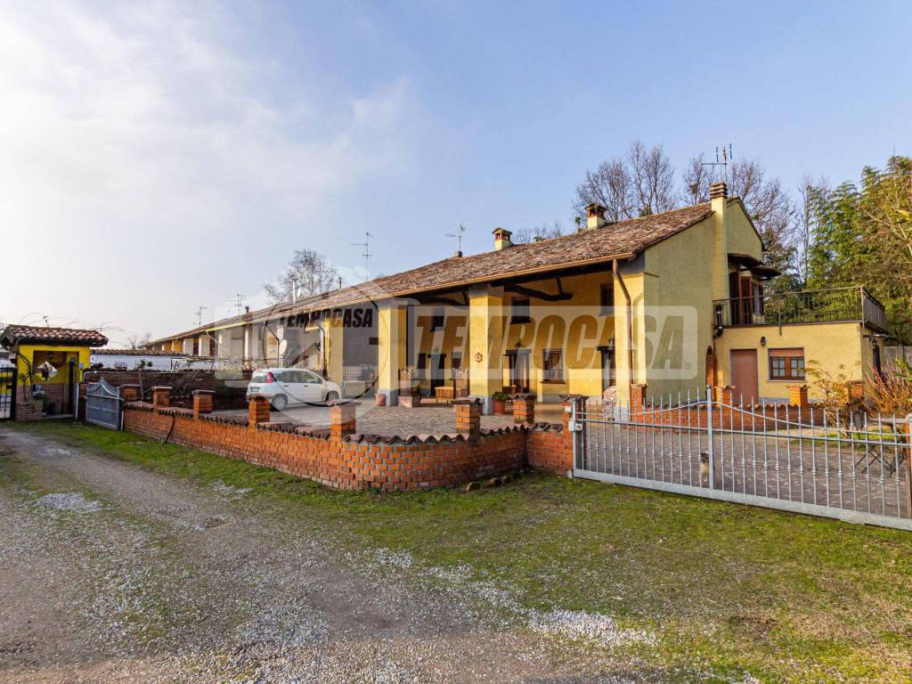 Vendita Rustico in via Dante Credera Rubbiano. Ottimo stato, 347 m² ...