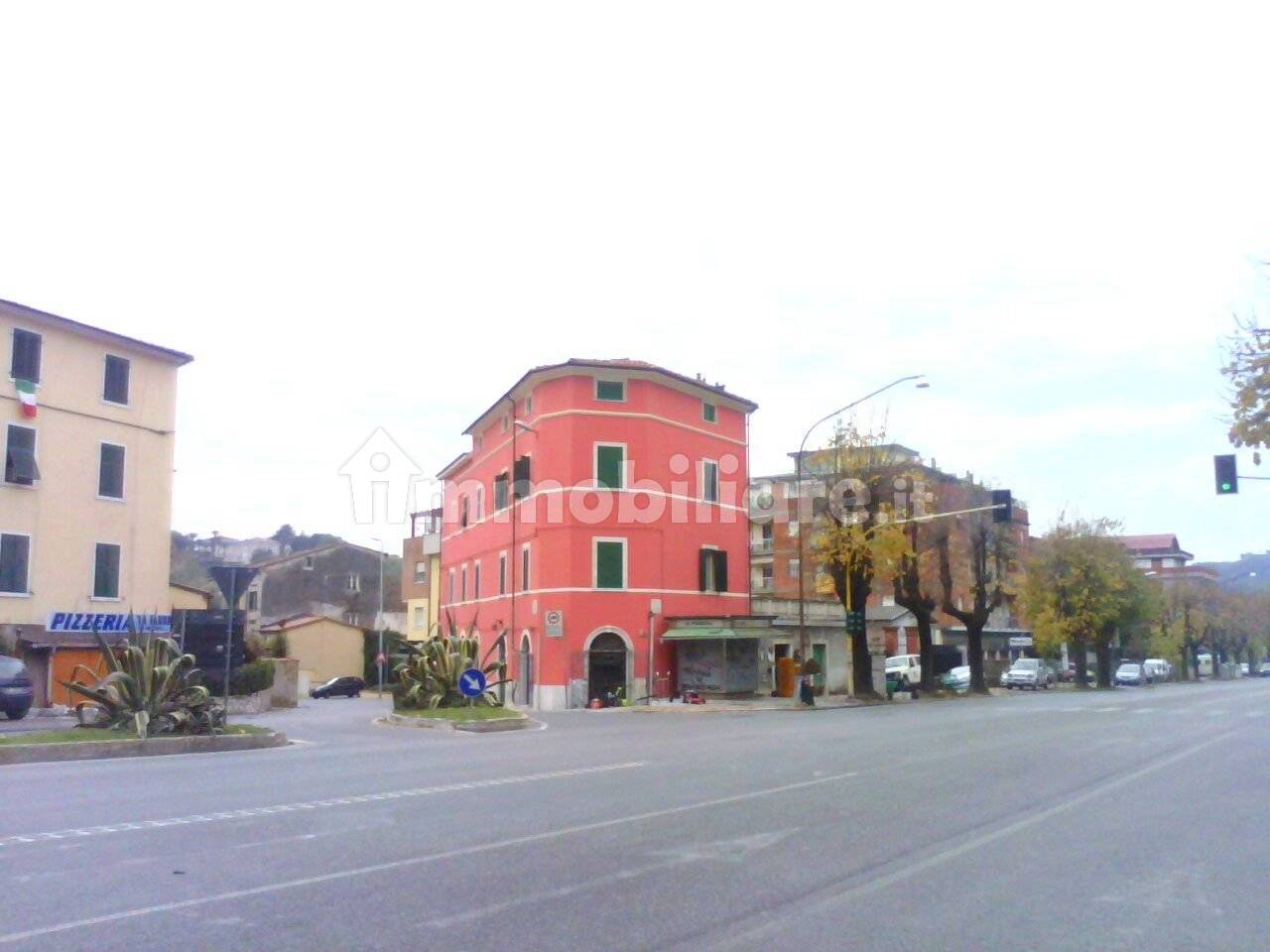 Locale commerciale in Vendita