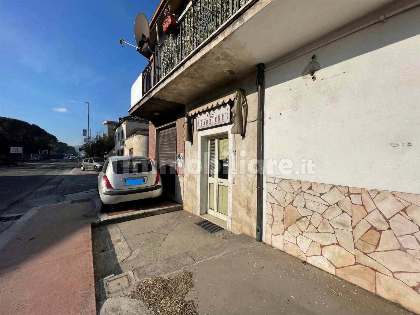 Locale commerciale in Vendita