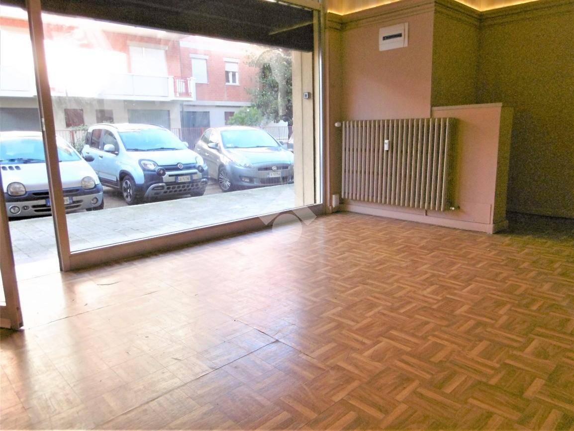Locale commerciale in Vendita
