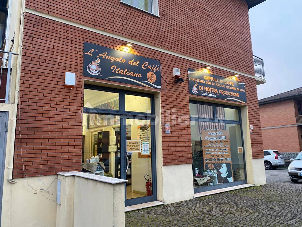 Locale commerciale in Vendita