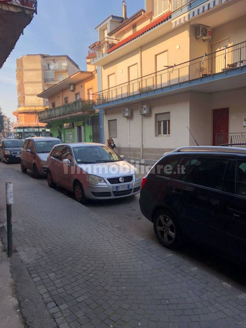 Locale commerciale in Vendita