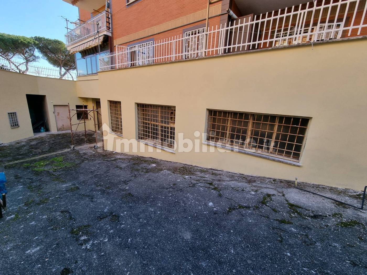 Locale commerciale in Vendita