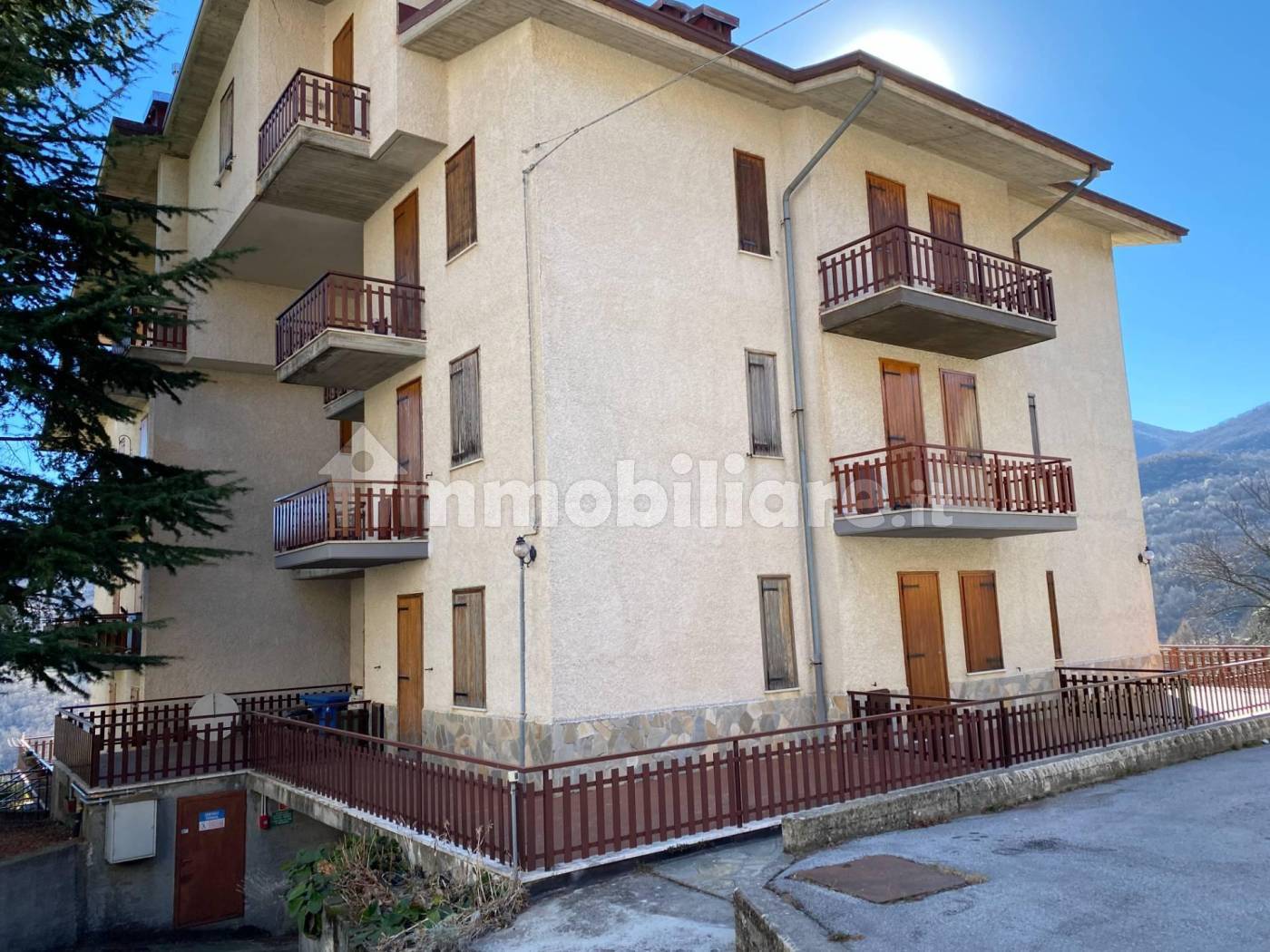 Bilocale piazza Marconi, Pallarea, Viola