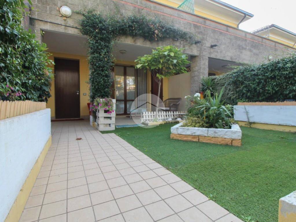 Vendita Villa a schiera in via Paolo Chimeri 18 Lonato del Garda. Buono ...