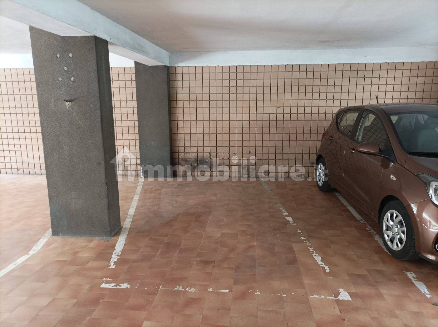 Posto auto - moto in Vendita