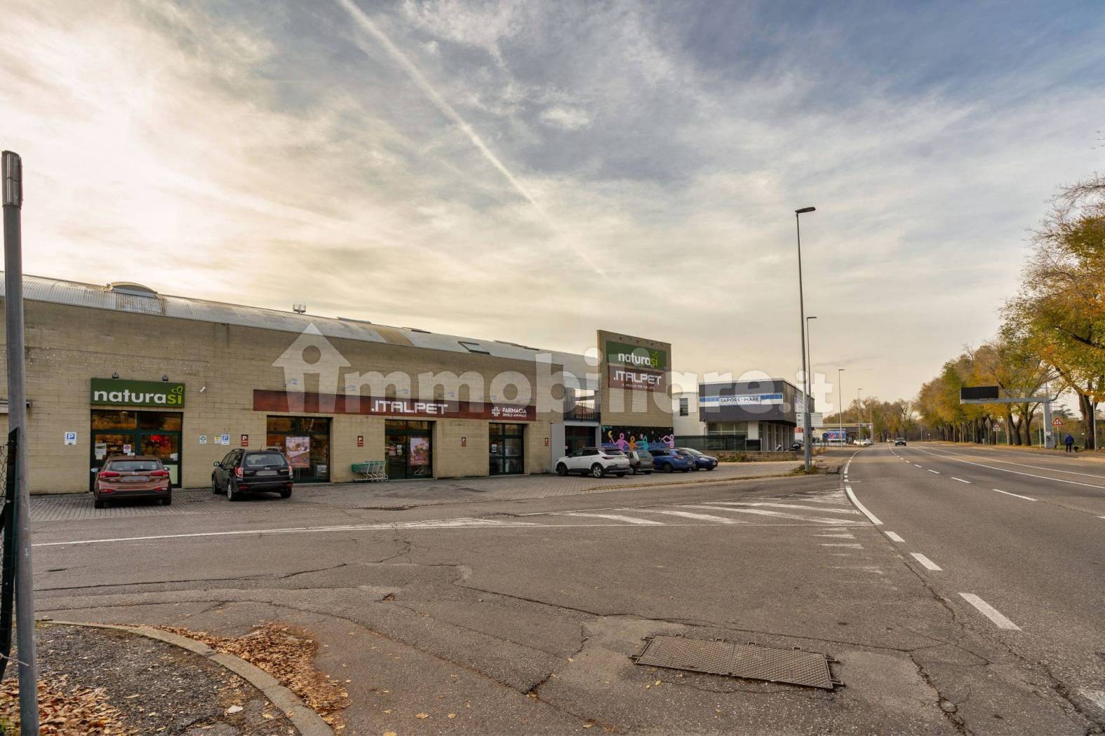 Locale commerciale in Vendita