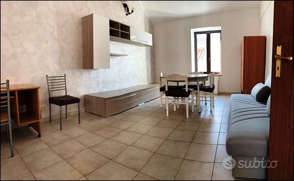 Trilocale Vico Pentri 6, Centro, Isernia