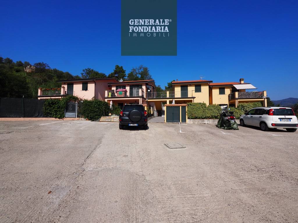 Quadrilocale via Europa 33, Piano Di Follo, Follo