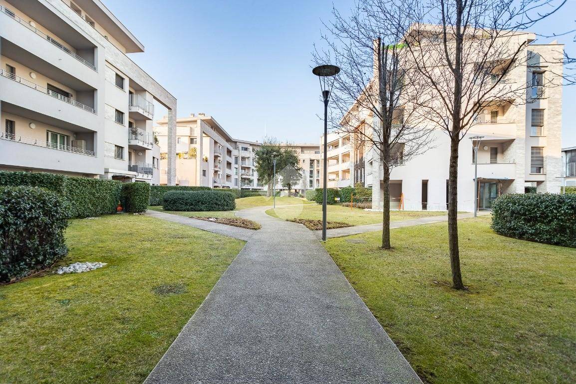 Trilocale via Papa Giovanni Paolo II 7, Varedo