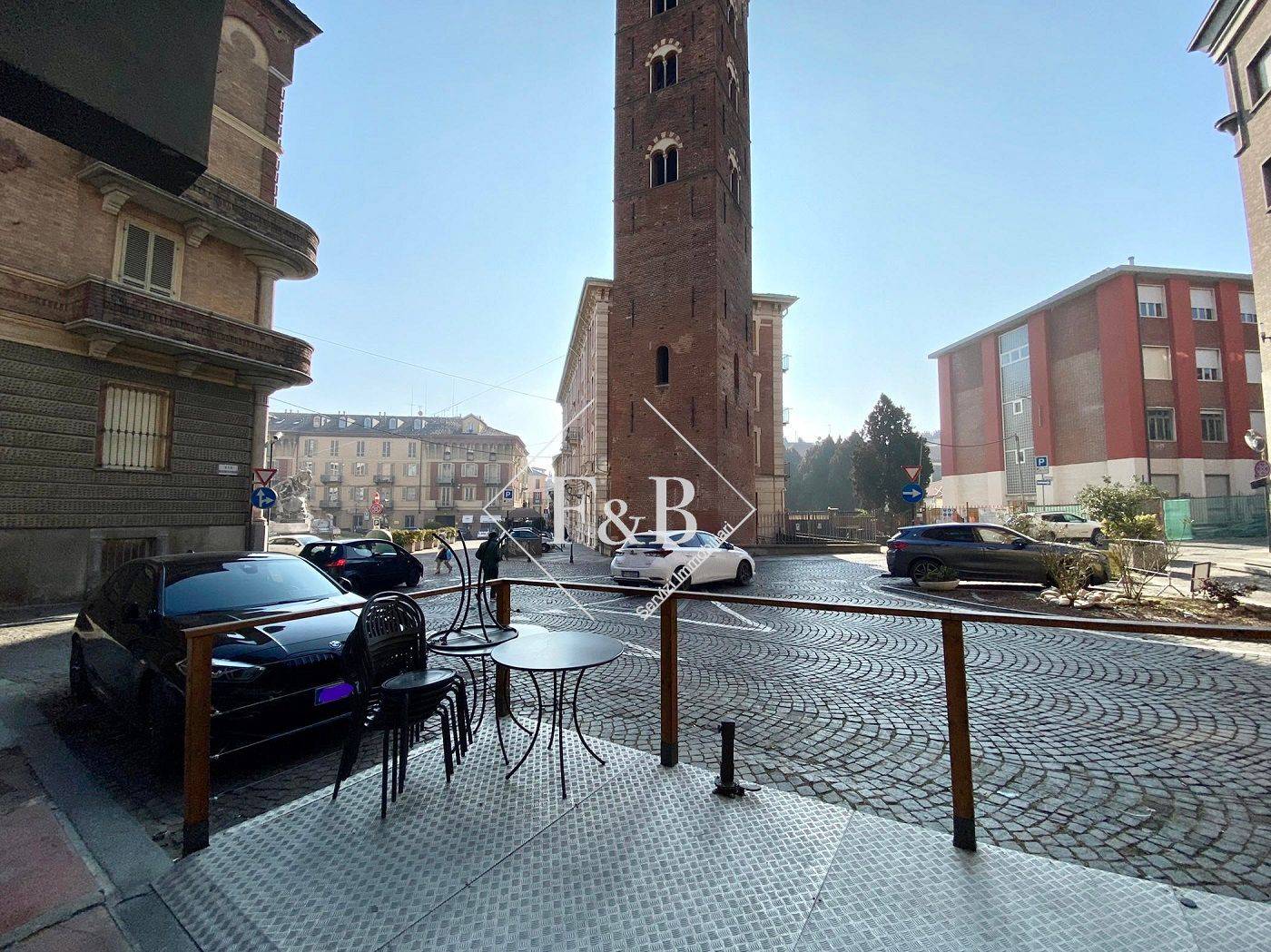 Locale commerciale in Vendita