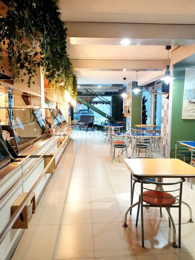 Locale commerciale in Vendita