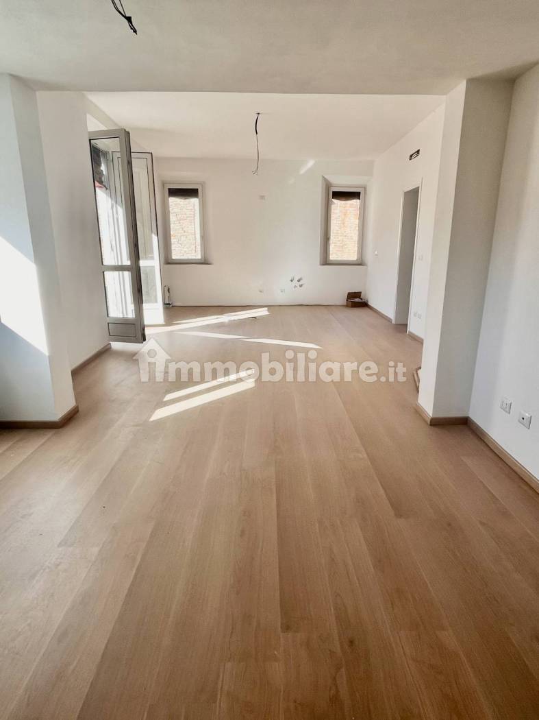 Trilocale ottimo stato, secondo piano, Centro Storico, Ferrara