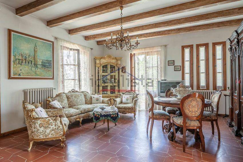 Appartamento via Roma, Strada, Castel San Niccolò