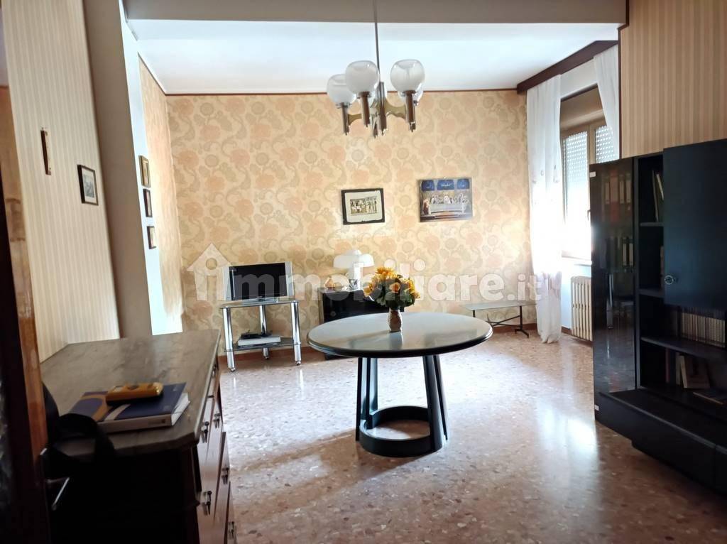 Appartamento buono stato, quarto piano, Centro, San Severino Marche