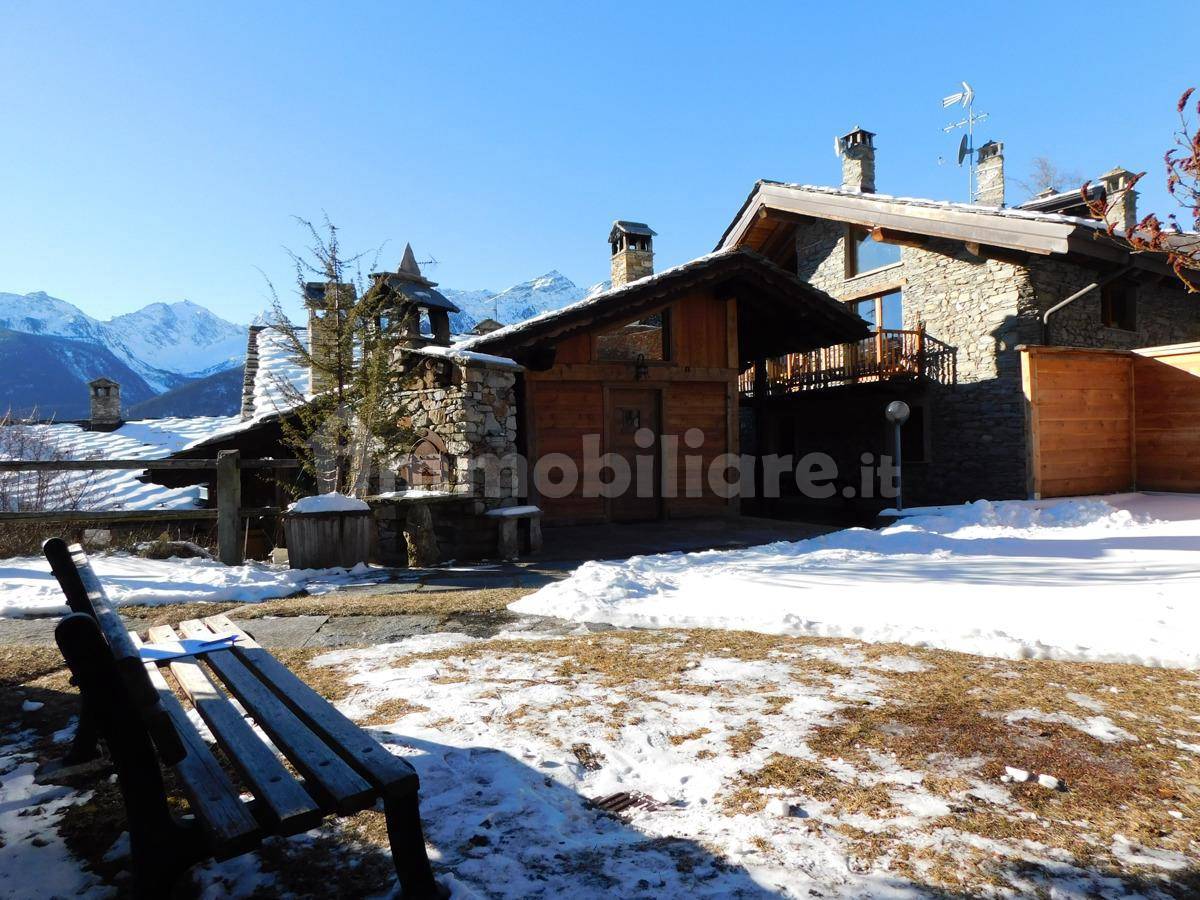 Quadrilocale via frazione Remondey 64, La Salle