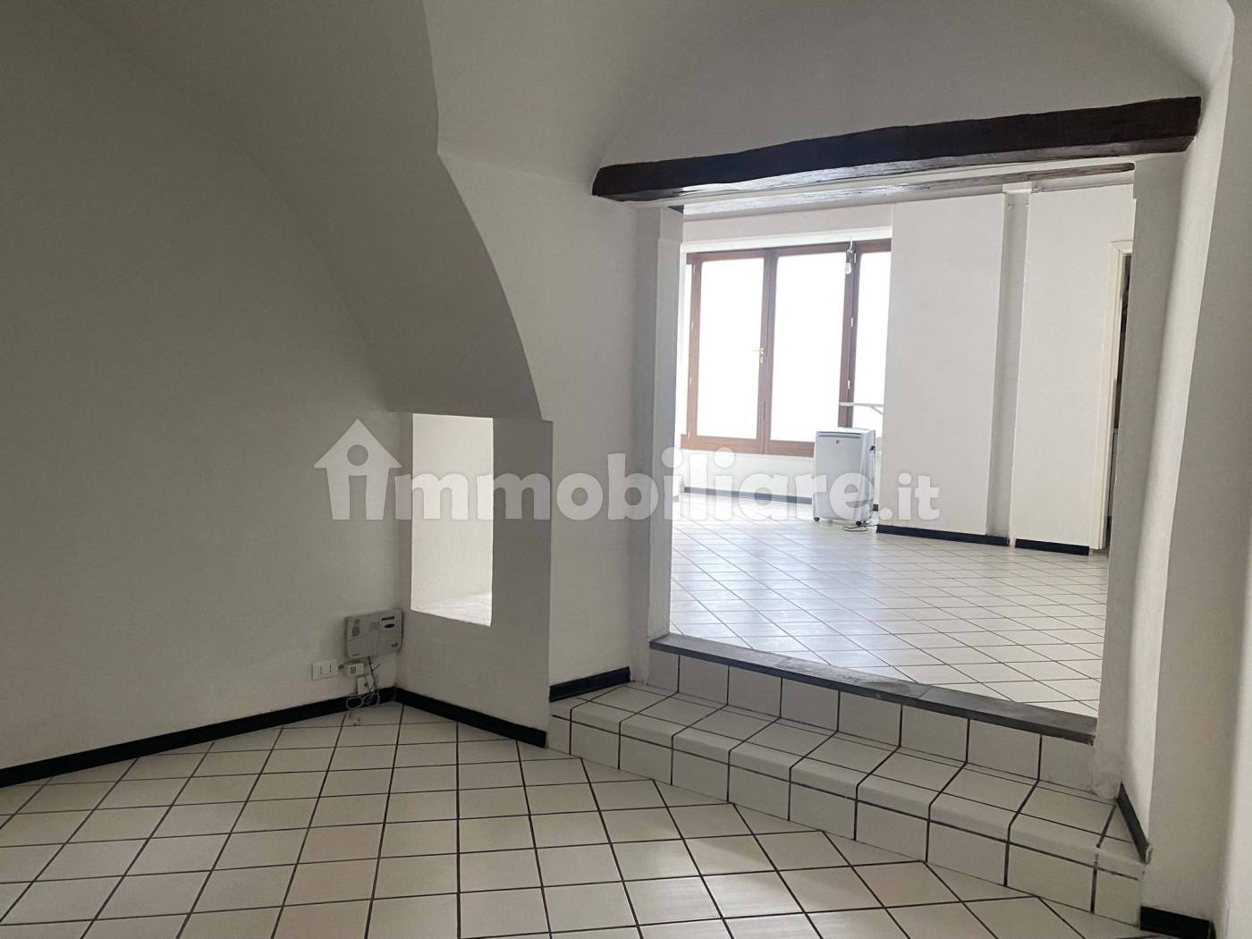 Locale commerciale in Vendita