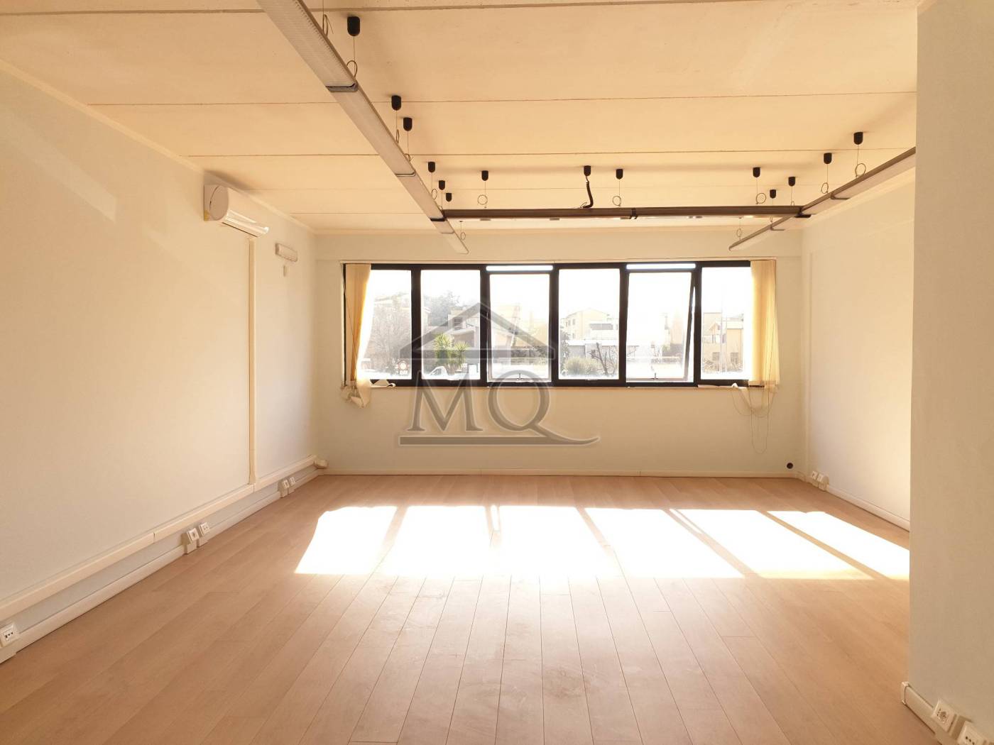 Locale commerciale in Vendita