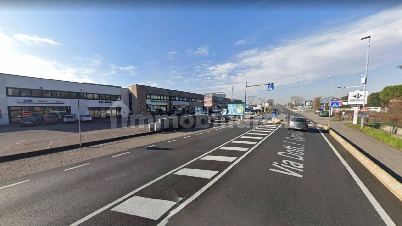 Locale commerciale in Vendita