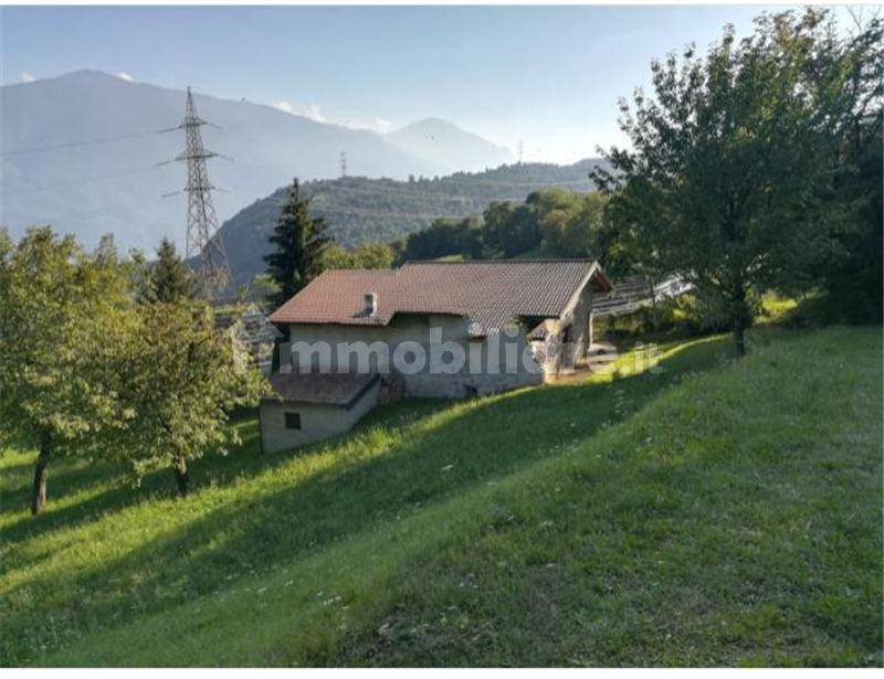 Vendita Appartamento Malegno. Quadrilocale in strada provinciale. Piano ...