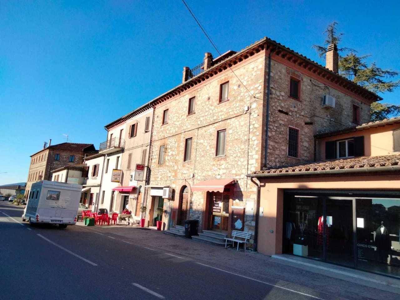 Trilocale ottimo stato, primo piano, Centro, Amelia