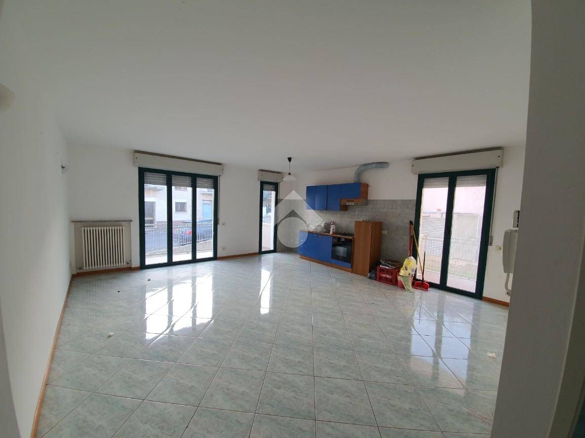 Quadrilocale via ROMA, Centro, San Clemente