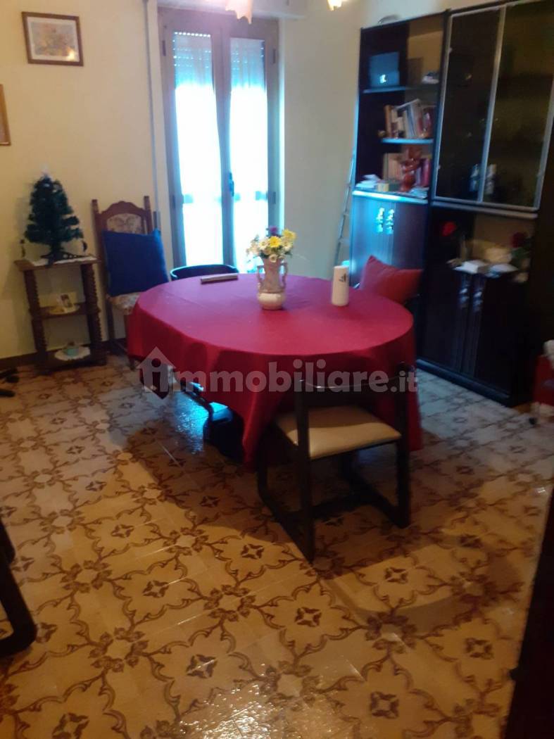 Trilocale via della Valletta 18, Centro, Narni