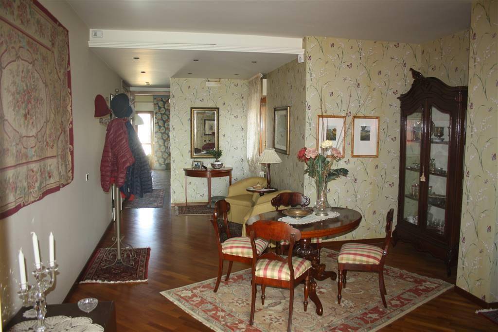 Appartamento buono stato, Centro, Modica