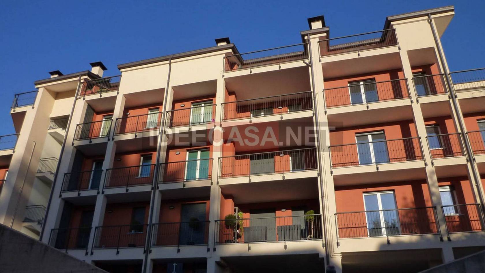 Trilocale viale John Fitzgerald Kennedy, Centro, Borgomanero