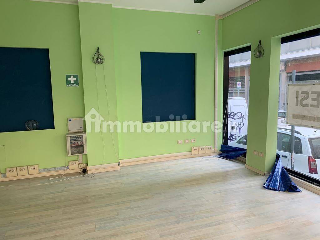 Locale commerciale in Vendita