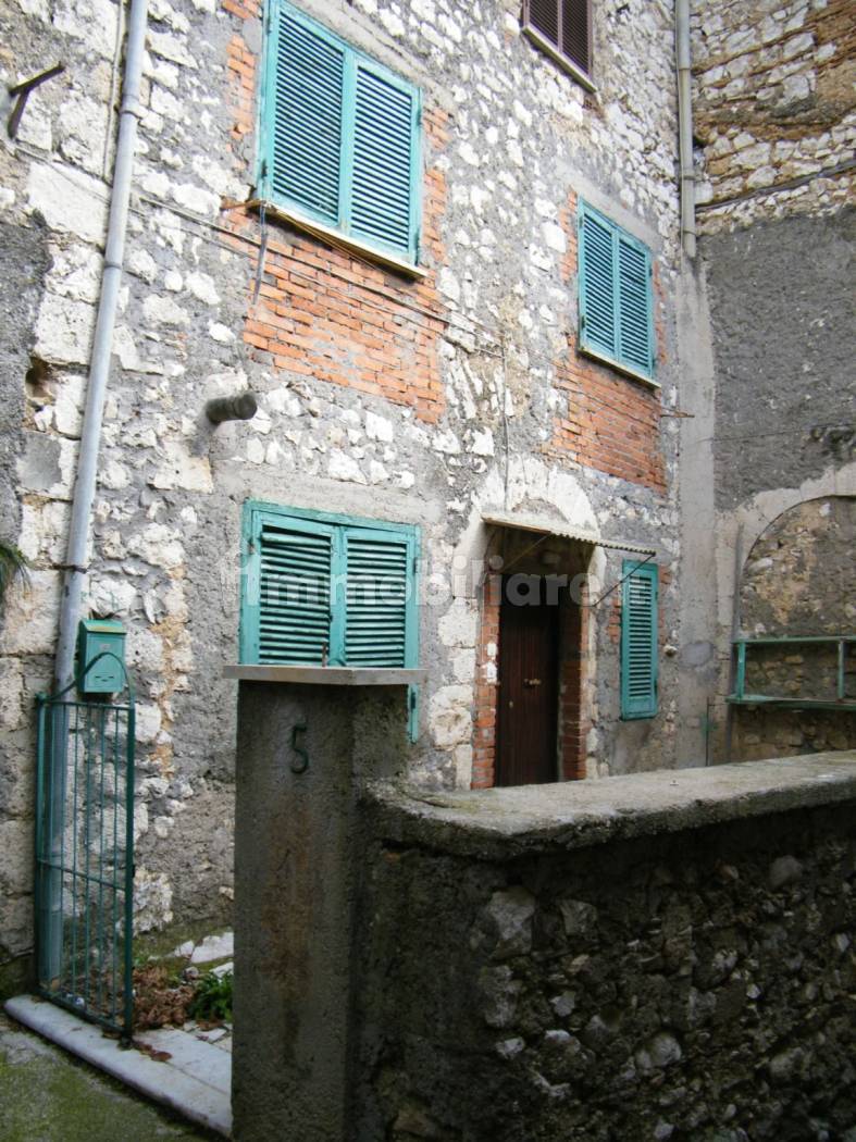 Trilocale vicolo Colle Santa Lucia, Centro, Alatri