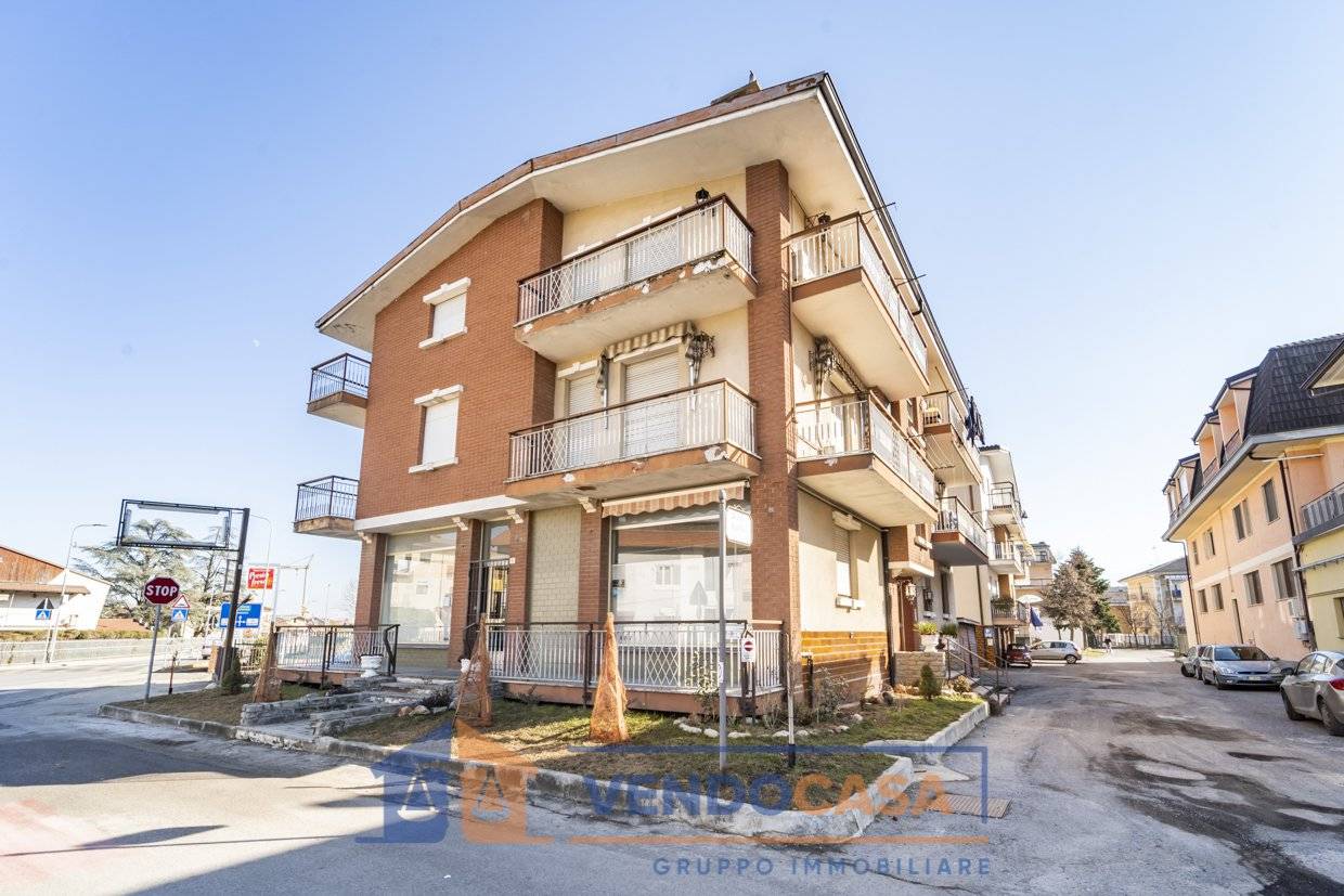 Locale commerciale in Vendita