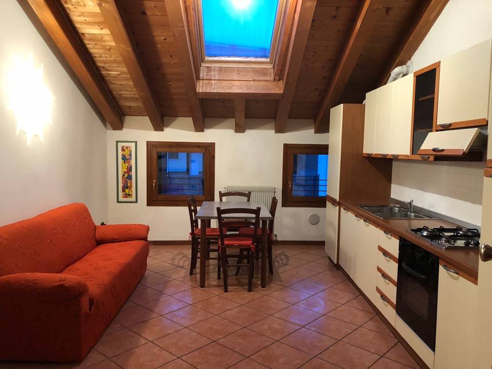 Trilocale via Roma, Centro, Montebelluna