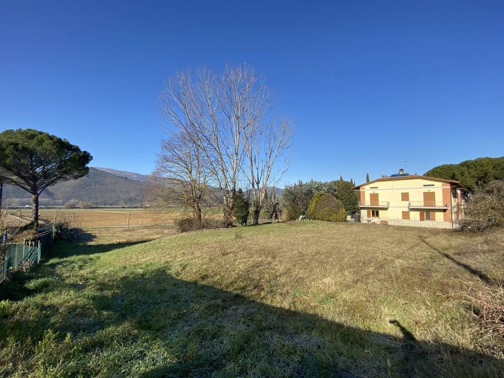 Terreno edificabile Strada Tiberina Nord, Perugia, rif. 93904848 ...