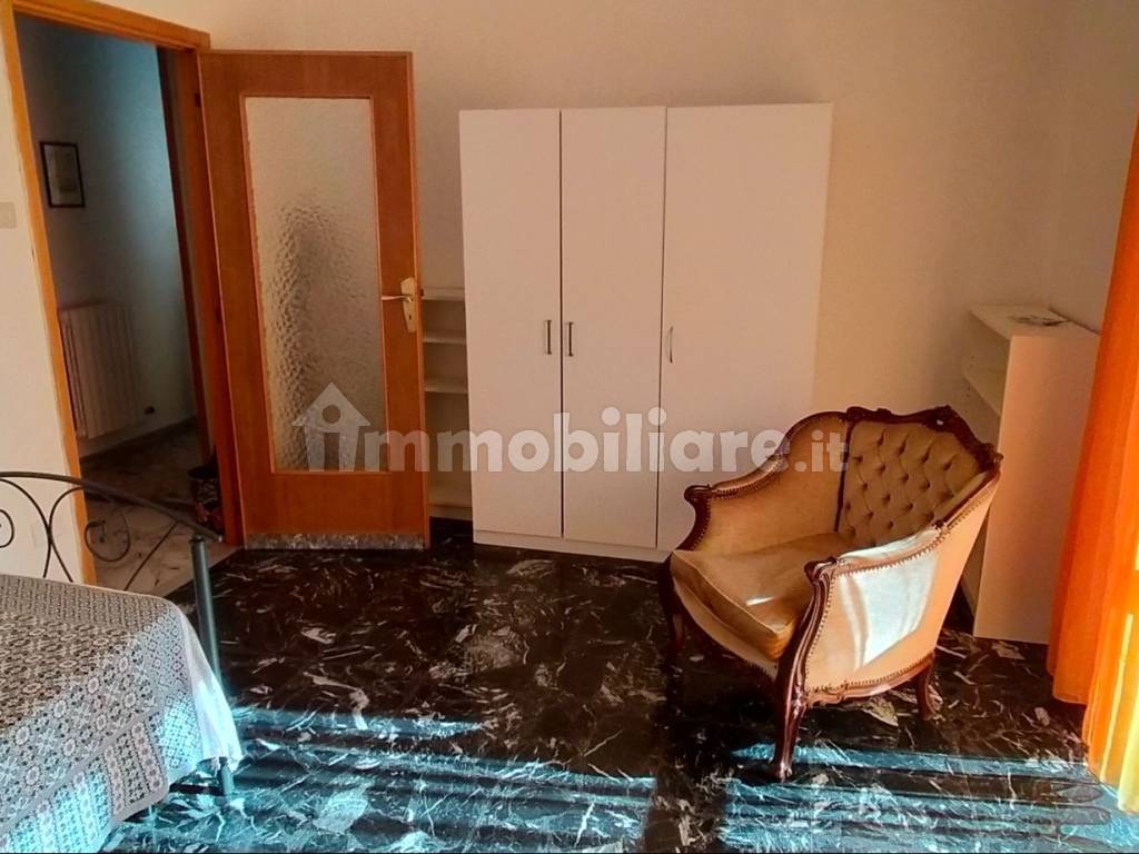 Stanza singola in affitto, affittasi camera singola via Michele ...