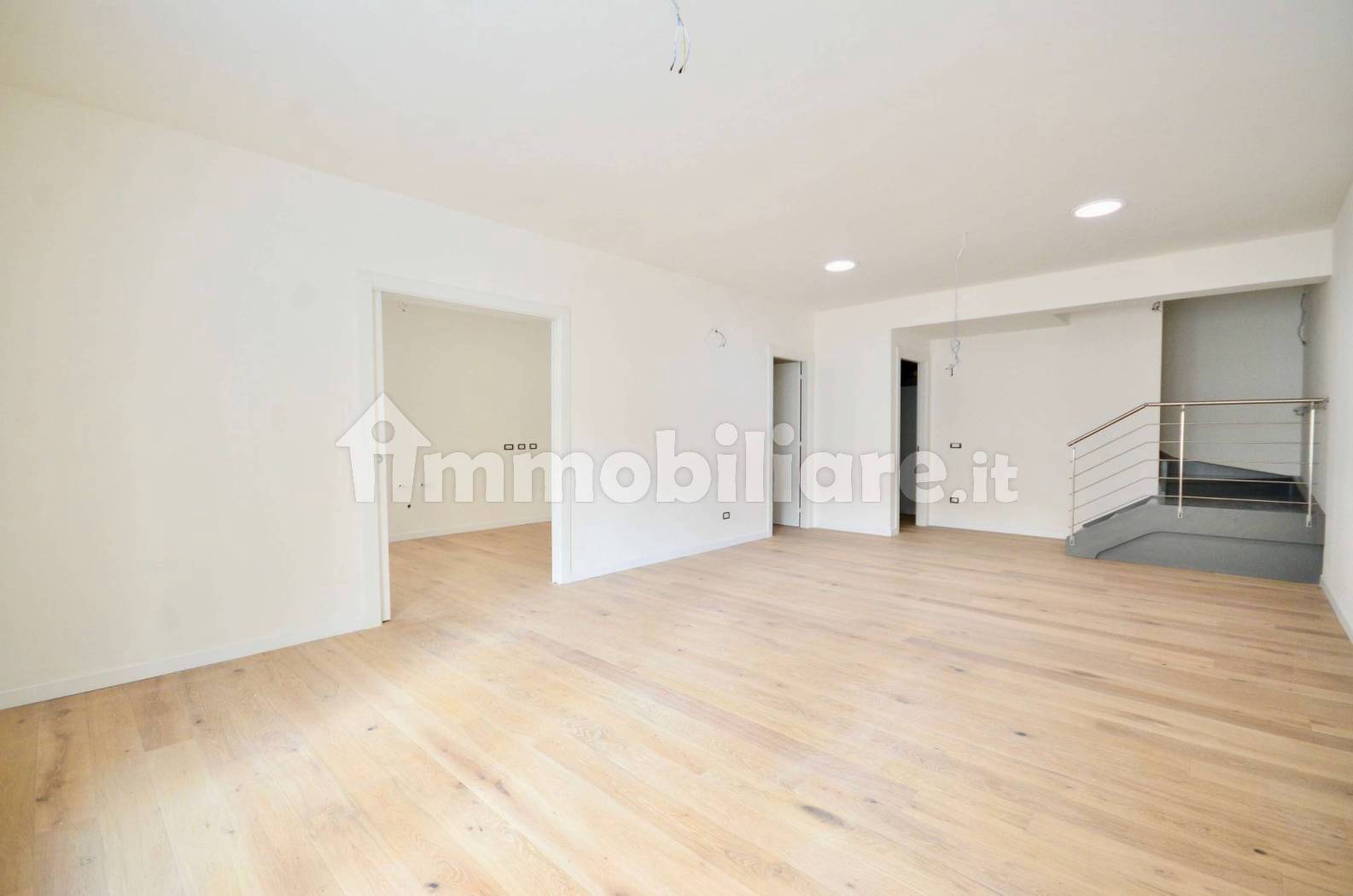 Villa a schiera 5 locali, nuova, Saffi, Bologna