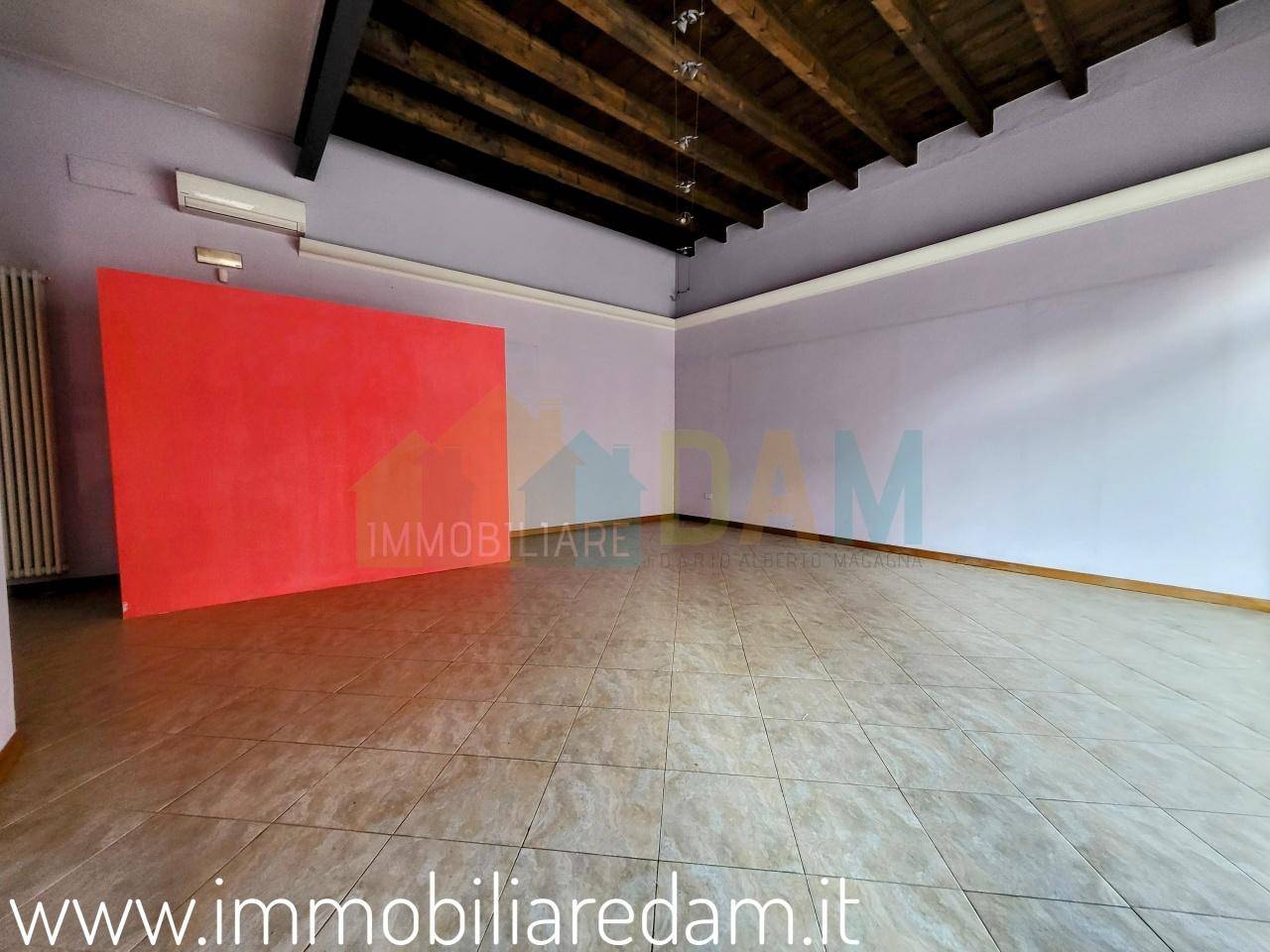 Negozio - Locale commerciale in Vendita