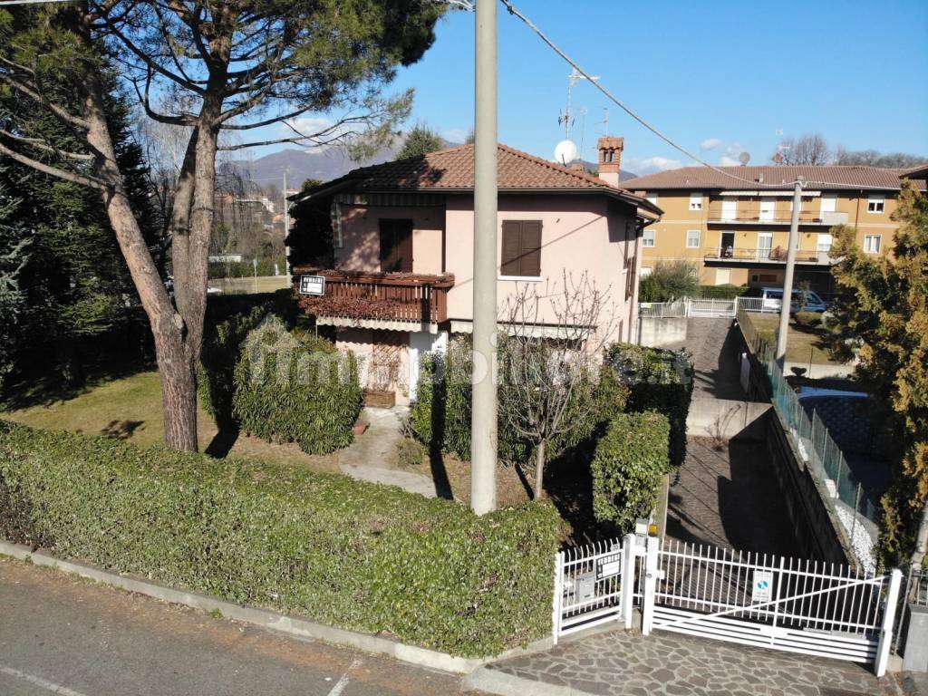 Vendita Villa a schiera in via Nicolò Rezzara 20 Ponte San Pietro ...