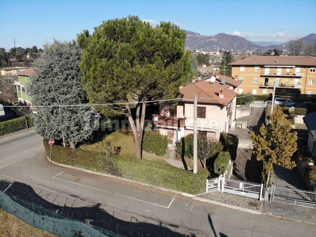 Vendita Villa a schiera in via Nicolò Rezzara 20 Ponte San Pietro ...