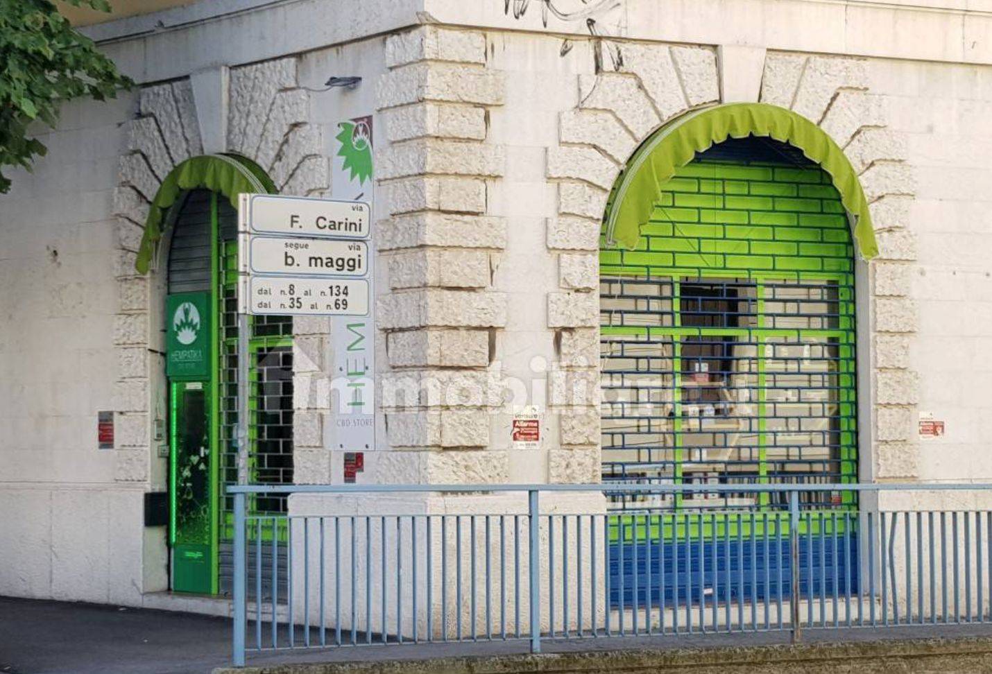 Locale commerciale in Vendita