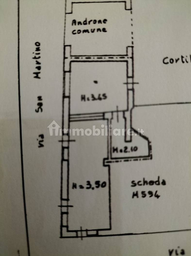 Locale commerciale in Vendita