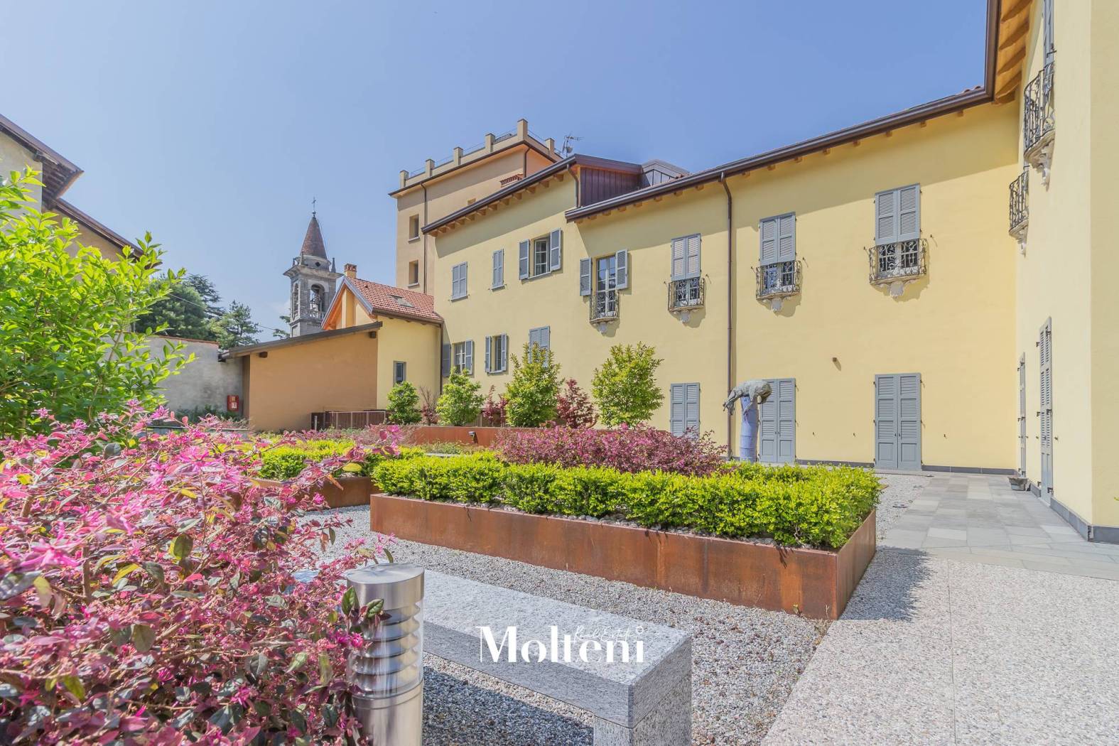 Bilocale piazza Santa Marta, Centro, Bellano