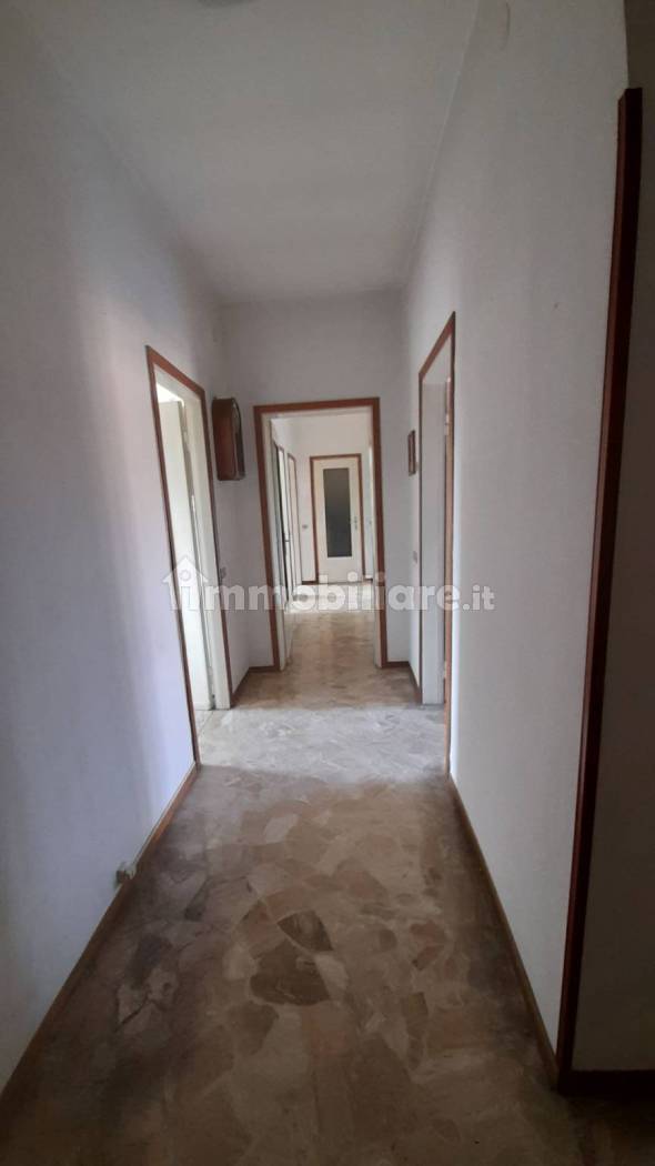 Trilocale via Alboino 10, Centro Storico, Pavia