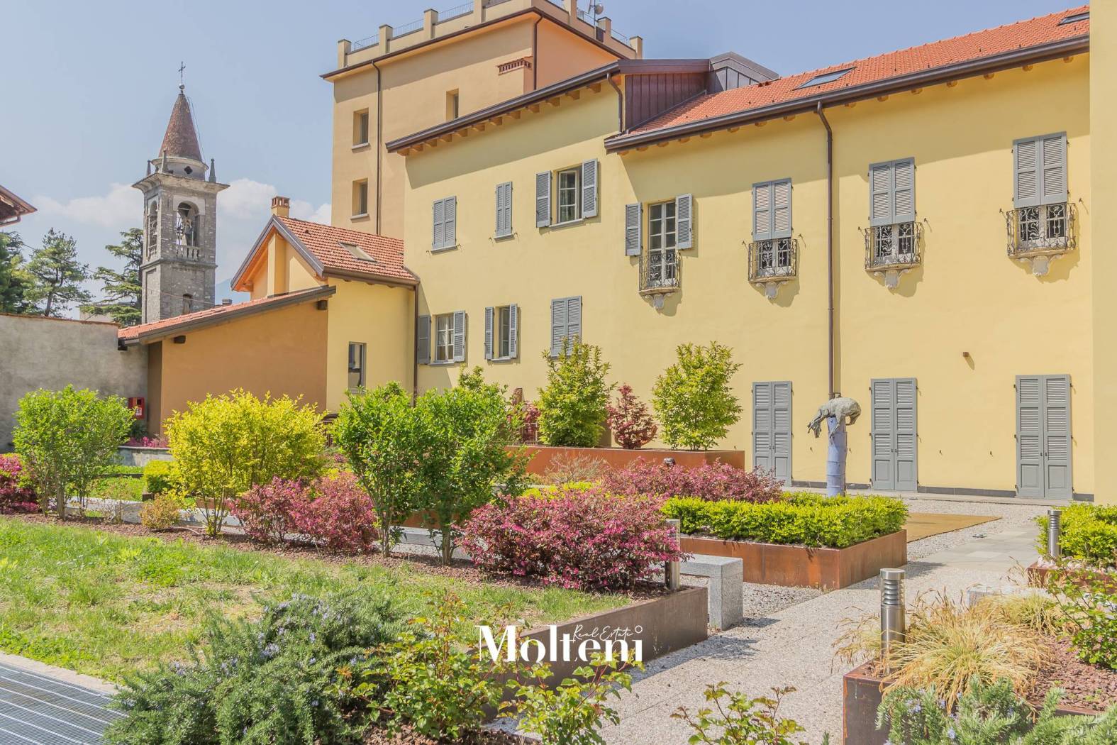 Trilocale piazza Santa Marta, Centro, Bellano