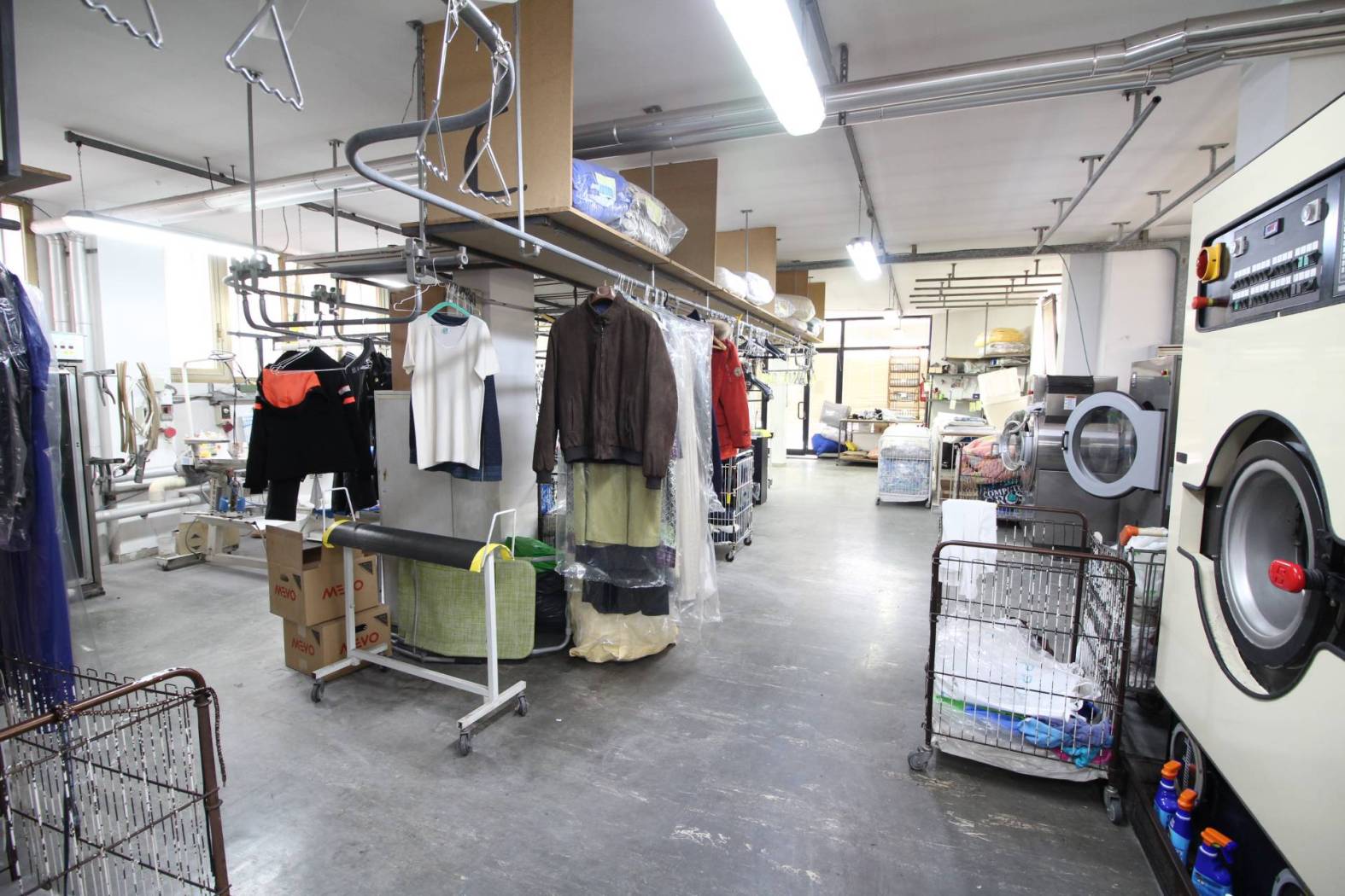 Lavanderia - Tintoria in Vendita