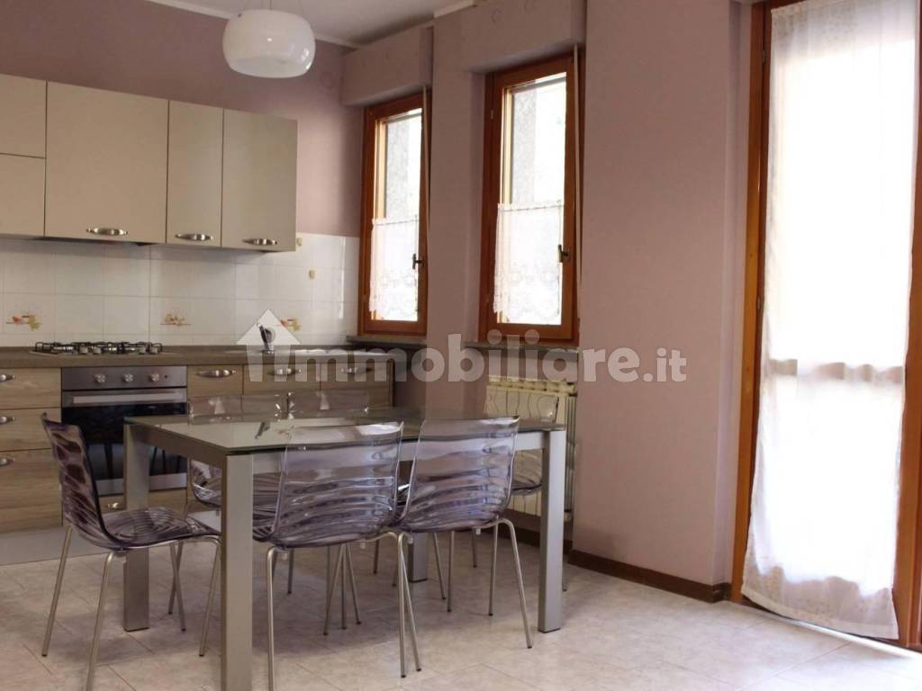 Vendita Appartamento Meina. Bilocale in via Minazza. Buono stato, primo ...