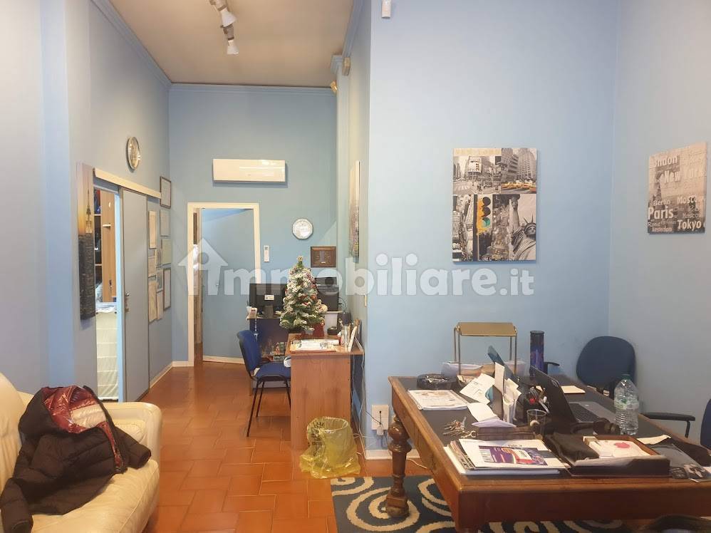 Locale commerciale in Vendita