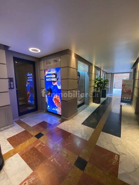 Locale commerciale in Vendita