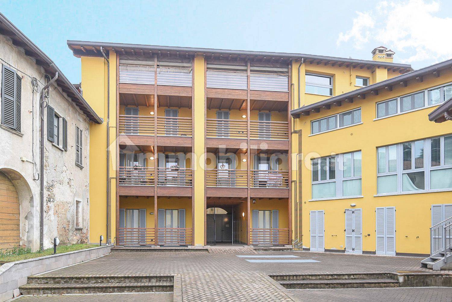 Quadrilocale via Giuseppe Gadda 7, Centro, Rogeno